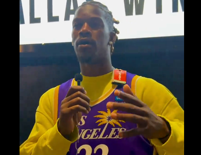Jimmy Butler avec un maillot de Los Angeles, mais pourquoi au juste